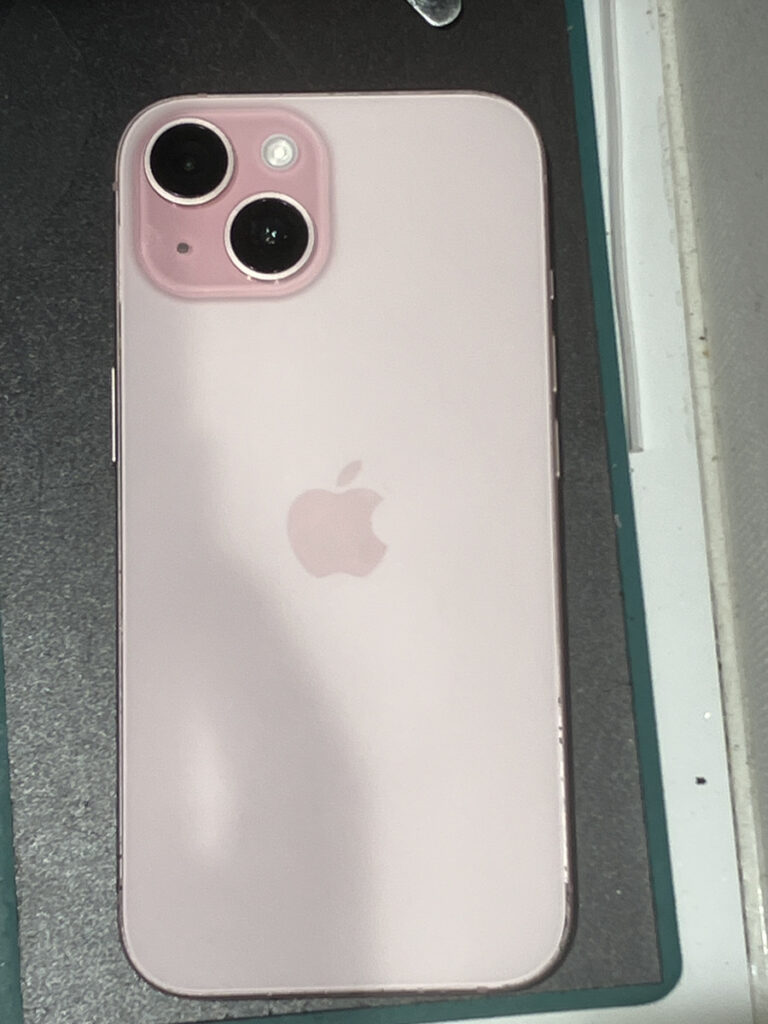 iPhone15 背面パネル交換修理【COCOスマホソニック錦糸町PARCO店】 - Android・タブレット・スマホ・携帯修理ならスマホソニック【全国対応】