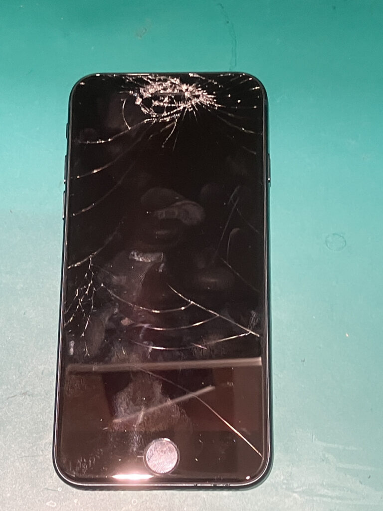 iPhoneSE3 画面交換修理【COCOスマホソニック錦糸町PARCO店】 - Android・タブレット・スマホ・携帯修理ならスマホソニック【全国対応】