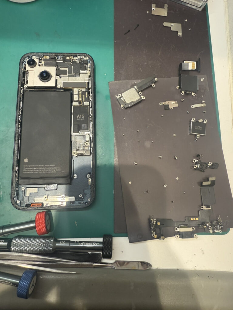 iPhone14ドッグコネクタ交換【COCOスマホソニック錦糸町PARCO店】 - Android・タブレット・スマホ・携帯修理ならスマホソニック【全国対応】