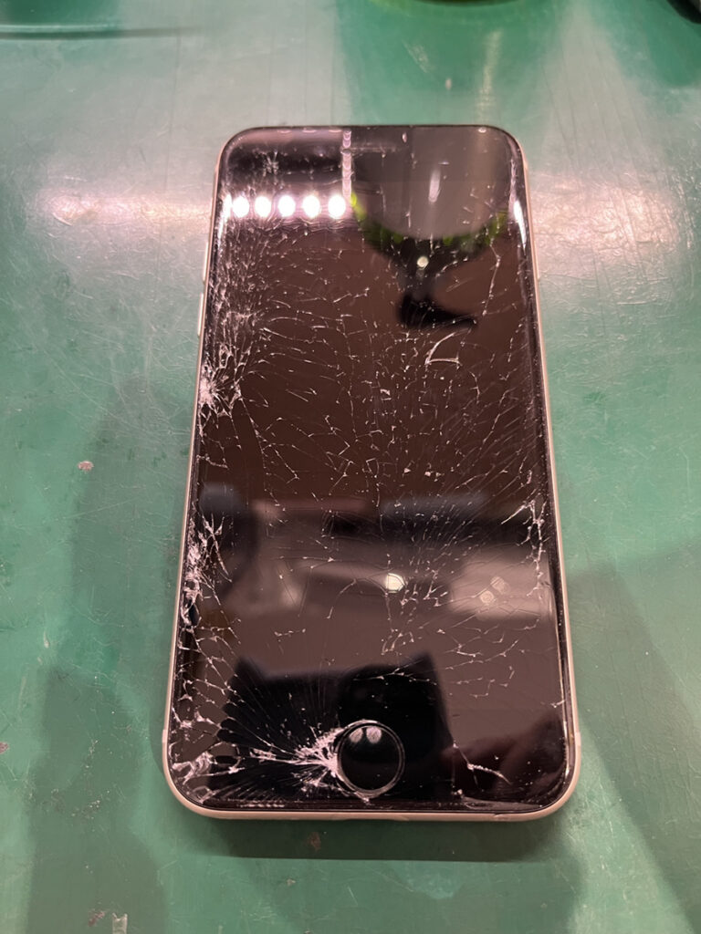iPhoneSE3 画面交換修理【COCO東急プラザ蒲田店】 - Android・タブレット・スマホ・携帯修理ならスマホソニック【全国対応】